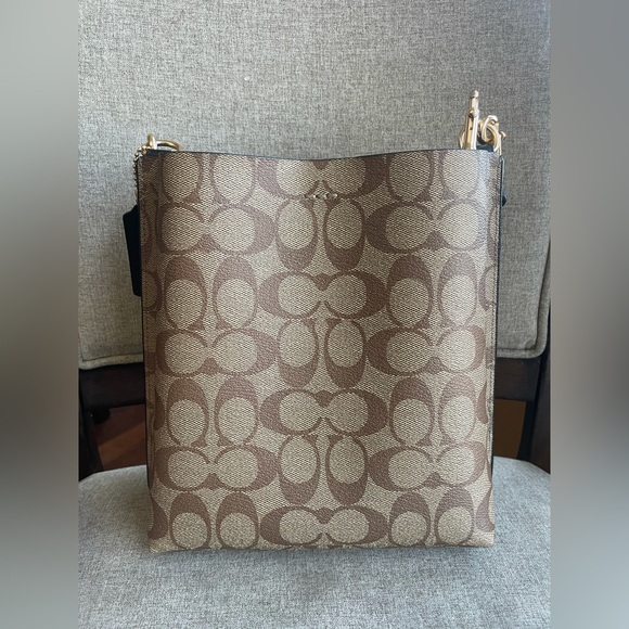 Coach | Bags | Nwtcoach Mollie Bucket Bag 22 In Signature Canvas Coach Ca582 Gift Receipt | Poshmark